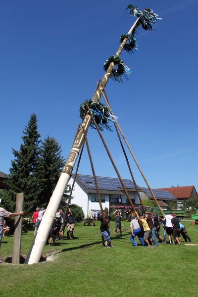 Ensdorf.de - Echte weltliche Kirwa mit Kirwapaaren